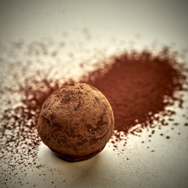 Photographing Chocolate: A Sweet Challenge – ESSENTIALS For Photographers